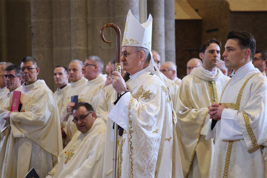Zagrebačka nadbiskupija - Mons. Marko Kovač i mons. Vlado Razum zaređeni za pomoćne biskupe ...